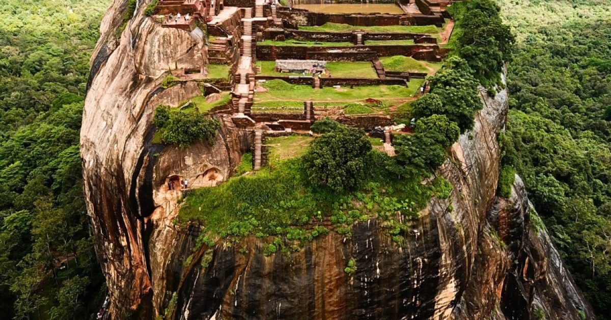 The Ultimate Guide to Exploring Sri Lanka | Mahlatini