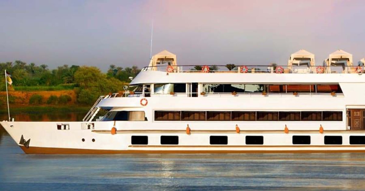 Sanctuary Sun Boat III | Mahlatini Luxury Travel